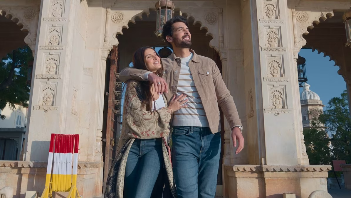 Diwali: Tara Sutaria and Dhairya Karwa Light Up 'Apurva' with First ...